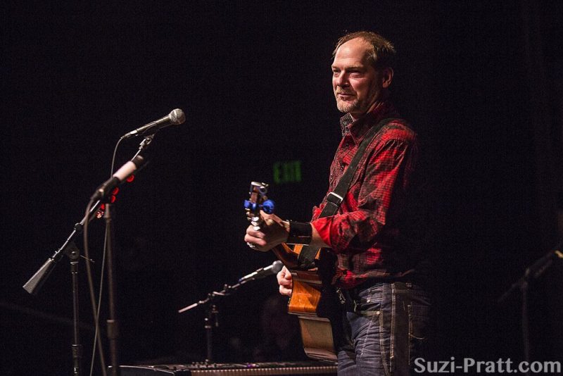 Photos: Les Stroud, Survivorman - Gemini Connect Media - Formerly Suzi ...