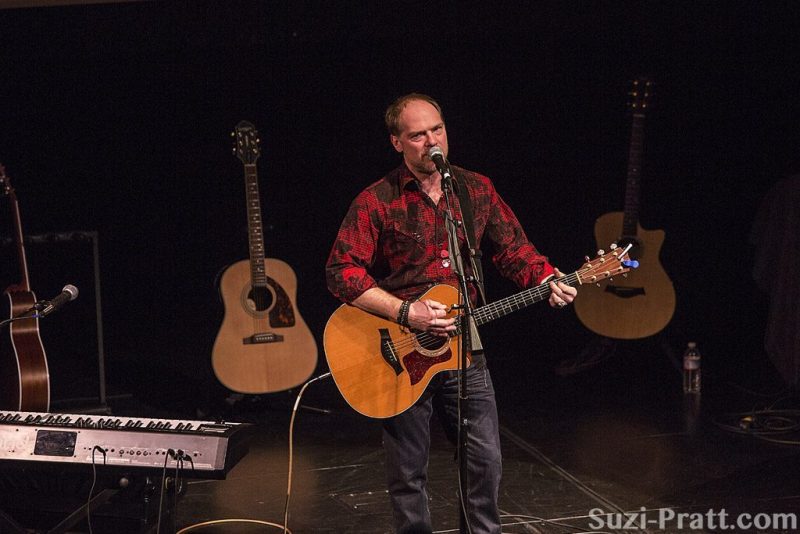 Photos: Les Stroud, Survivorman - Gemini Connect Media - Formerly Suzi ...